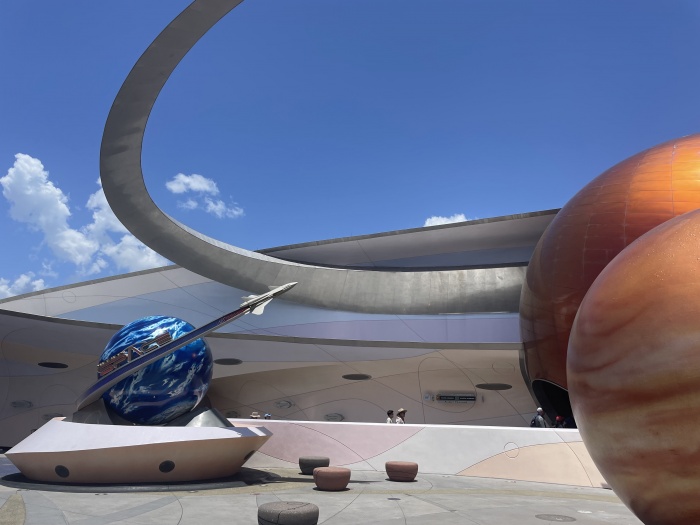 What It’s Like In Space…220 at EPCOT | Trips and Giggles